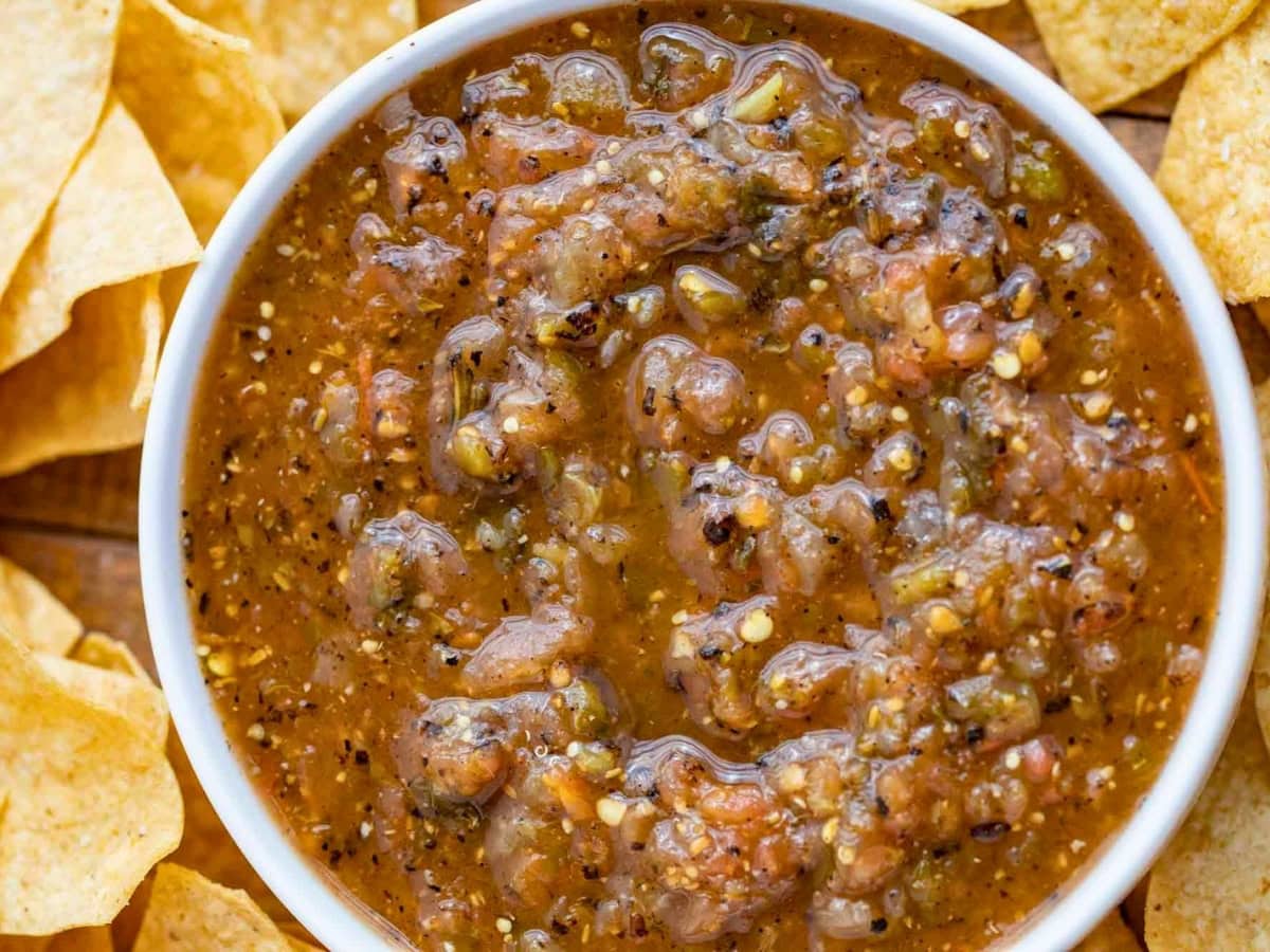 Easy Chipotle Tomatillo Green-Chili Salsa (Copycat) Recipe - Dinner ...
