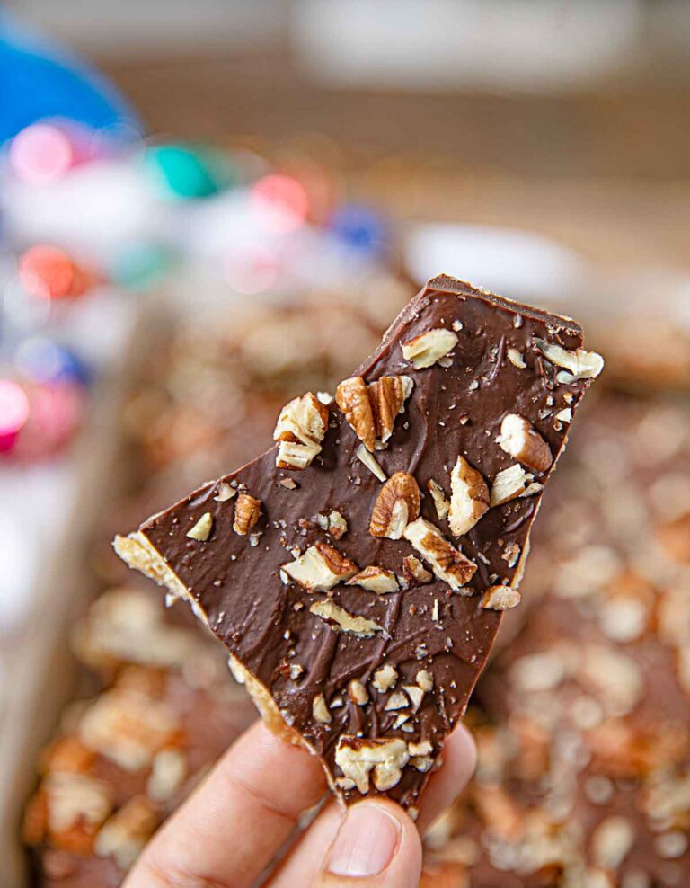 Easy Saltine Toffee (Christmas Crack!) [VIDEO] - Dinner, then Dessert