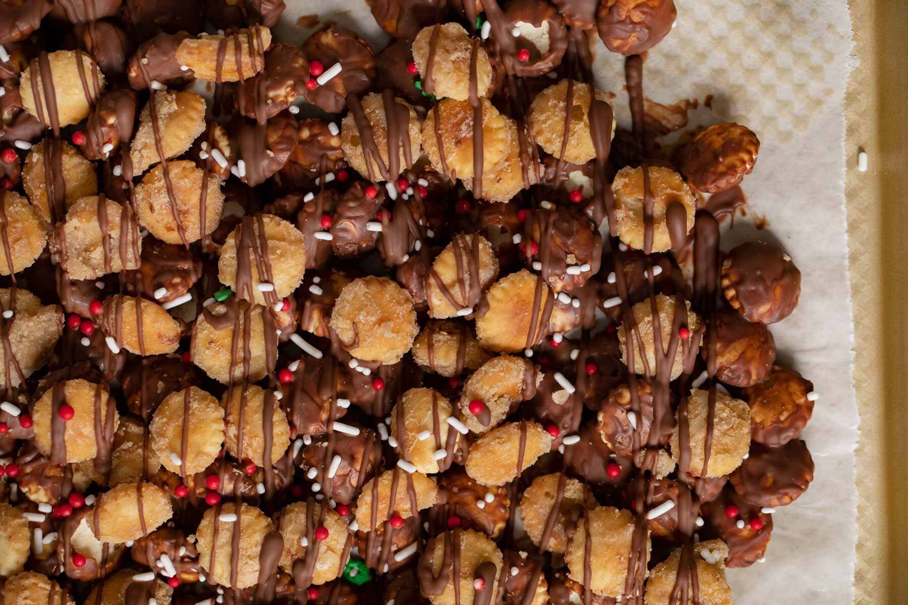 Christmas Saltine Toffee Snack Mix Recipe - Dinner, then Dessert