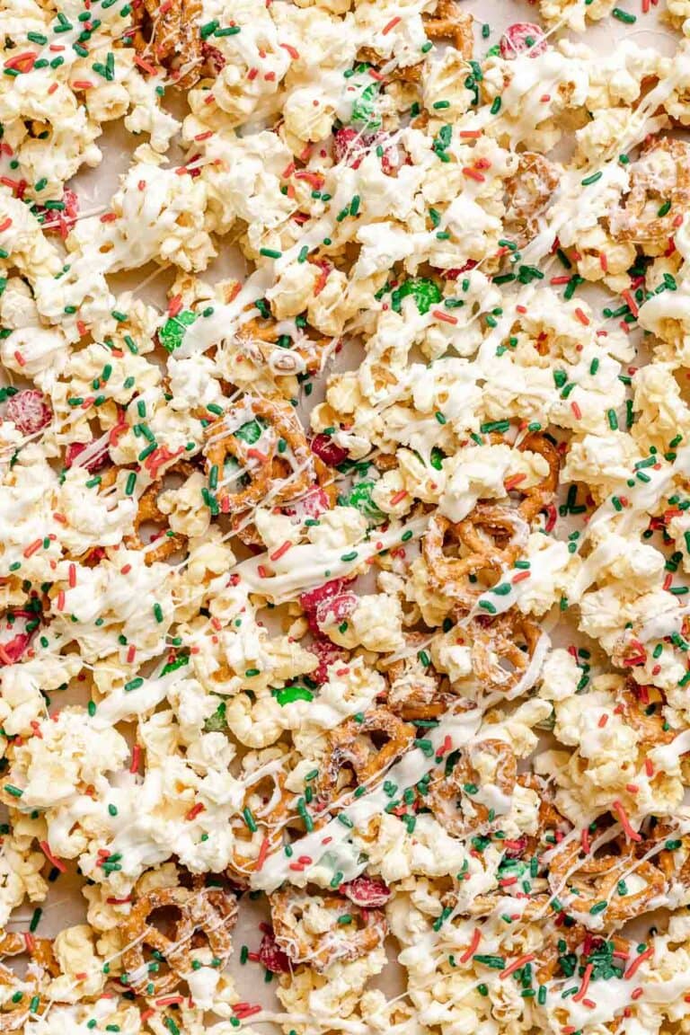 Easy Christmas Popcorn Crunch Recipe - Dinner, then Dessert