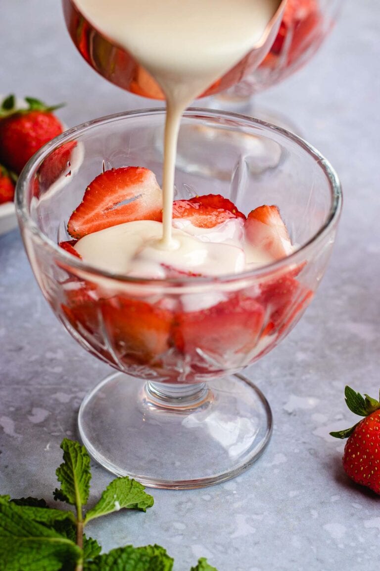Easy Fresas Con Crema Recipe - Dinner, then Dessert
