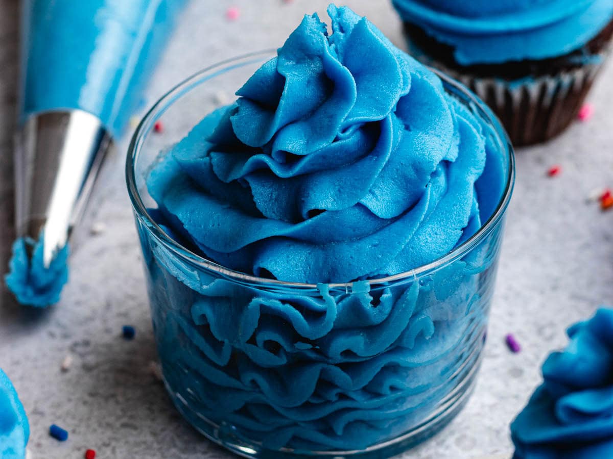 Your Favorite Grocery Store Frosting Recipe - Dinner, then Dessert