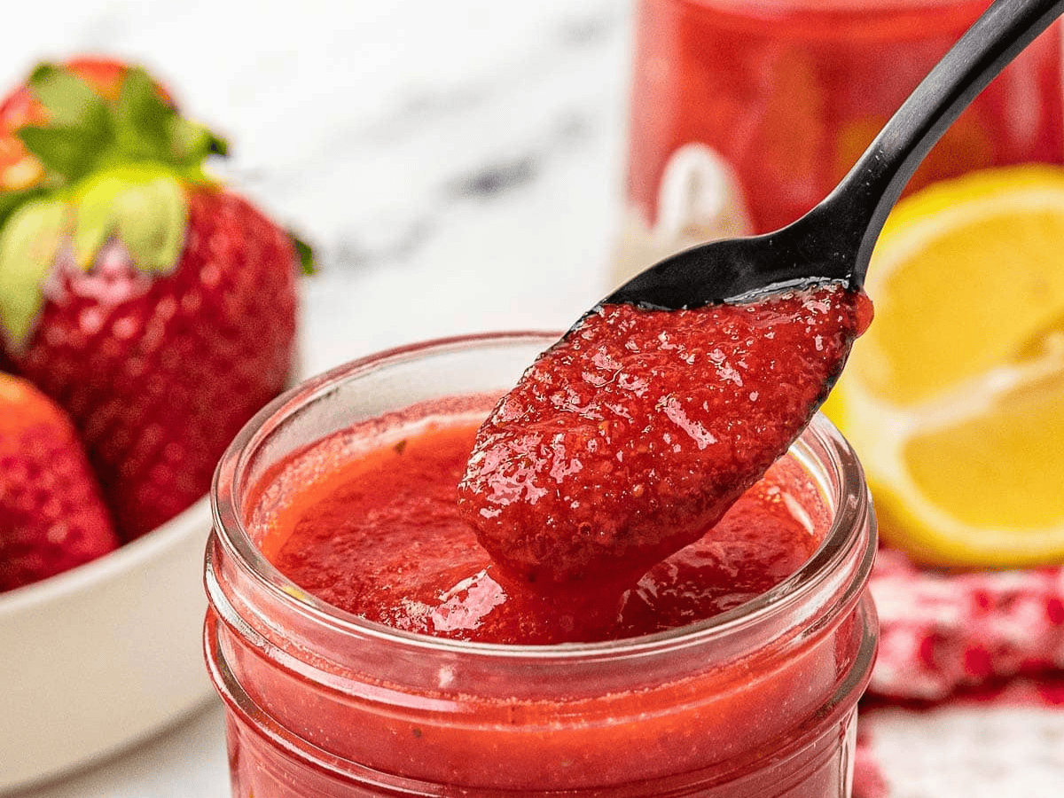 Easy Strawberry Puree (Fresh or Cooked) Recipe - Dinner, then Dessert