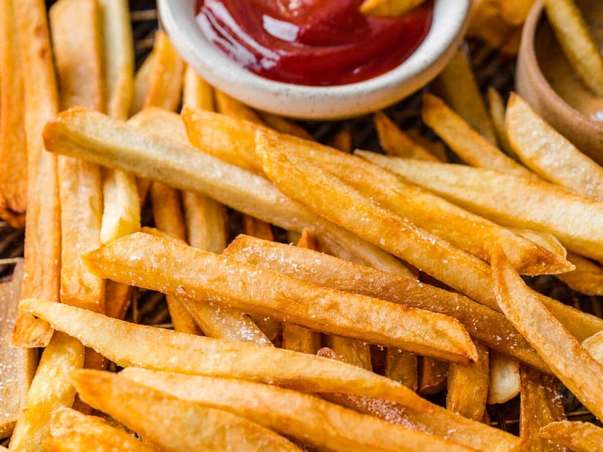Crispy Thin French Fries (Fast Food Style) Recipe - Dinner, then Dessert