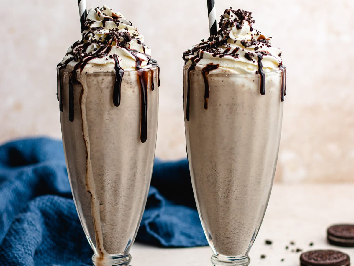Oreo Milkshake Recipe - Dinner, then Dessert